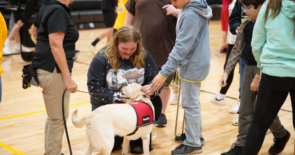 Pup Rally: West Virginia's first lady presents therapy dog to Keyser ...