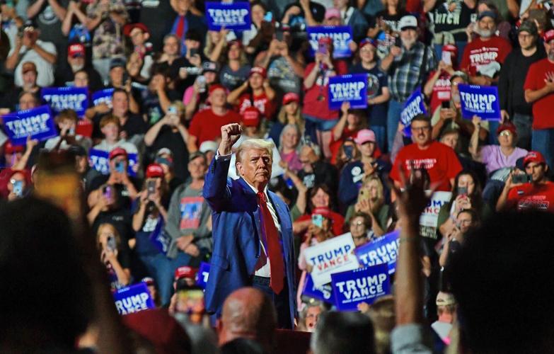 PHOTO GALLERY | Trump aims message at evangelicals, gun owners in IUP ...