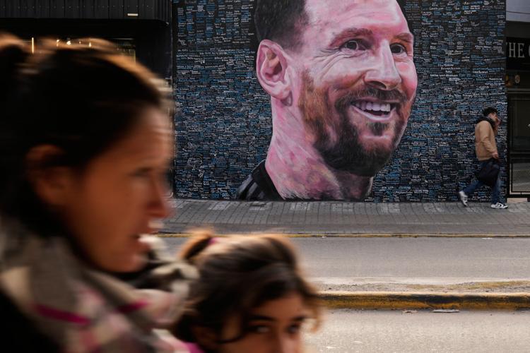 Goalllll! Messi mania overtakes Argentina as legend breaks scoring ...