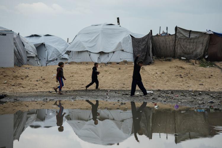 Aid flow into Gaza falls short of the ceasefire terms, Israeli figures ...