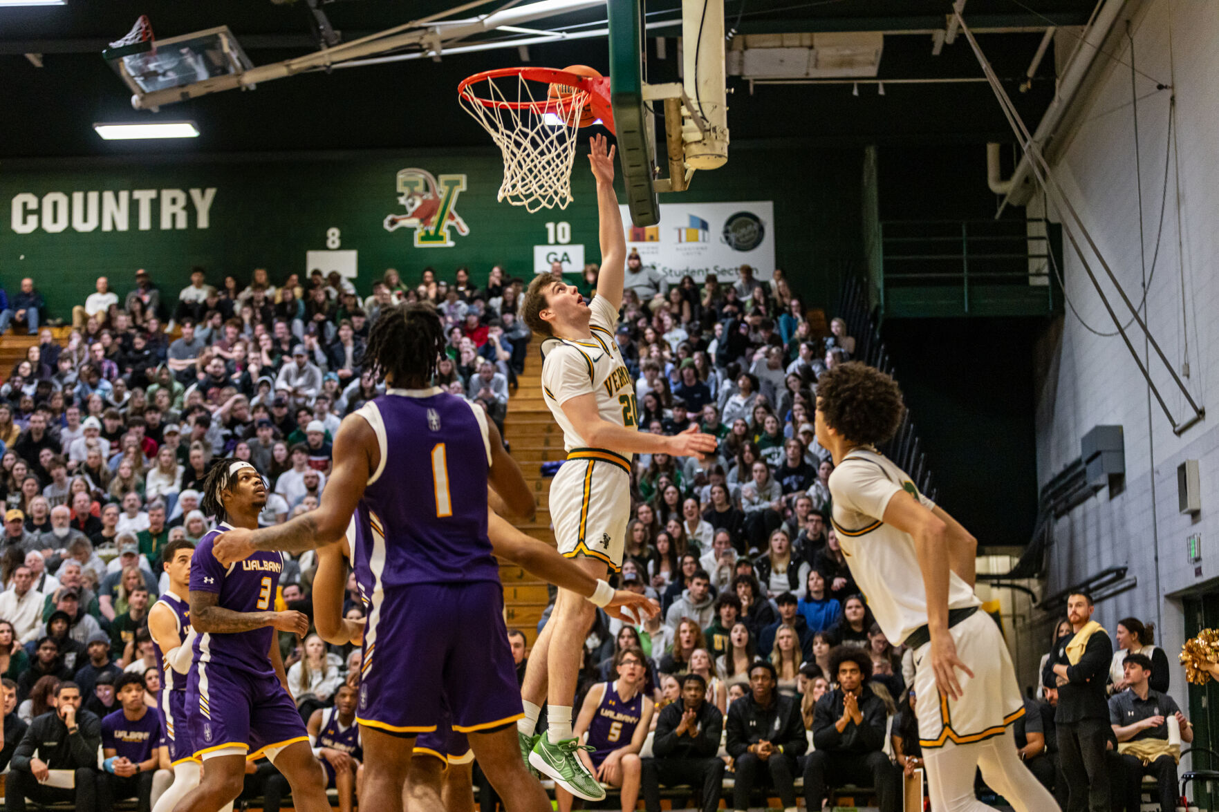 UVM men kick off season with 75-68 win | Local | timesargus.com