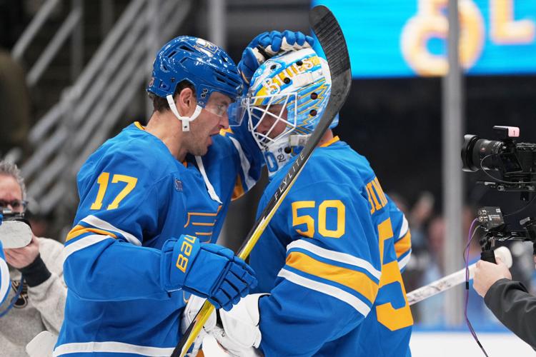 Binnington makes 25 saves for 1st shutout of the season, Blues beat ...