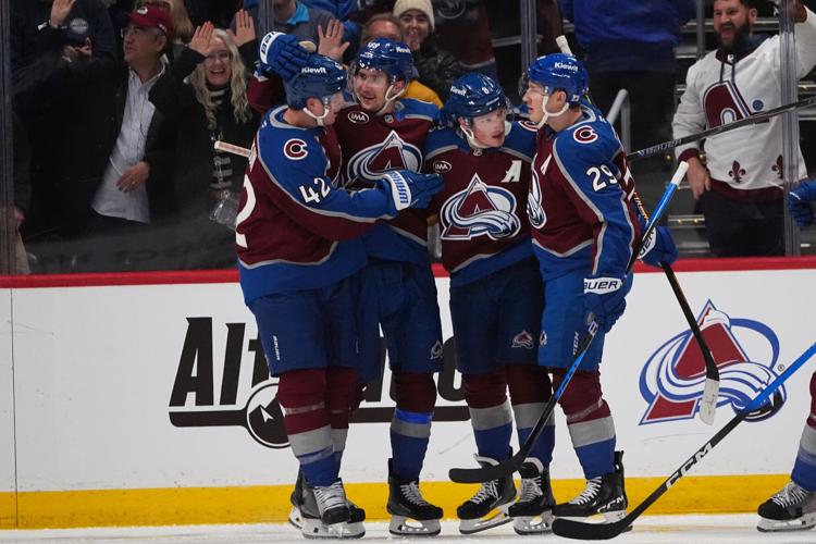 Avalanche run their home winning streak to 17 games, one away from ...