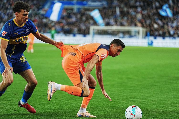 Barcelona's 100-point bid ends in a 1-0 loss at Alaves in the Spanish ...