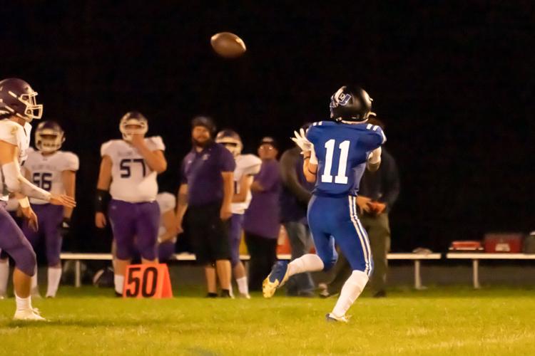 Unbeaten football teams fend off threats | Local | timesargus.com