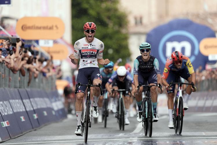 Texas-born Magnier sprints to his 3rd stage win at Giro. Vingegaard ...
