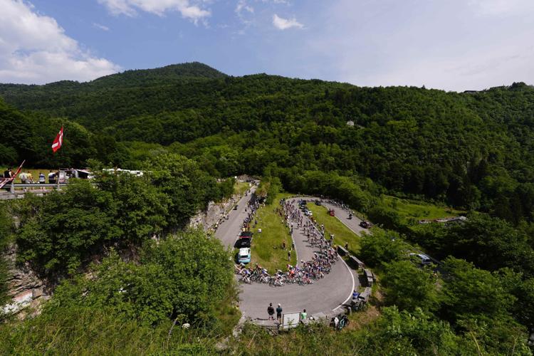 Texas-born Magnier sprints to his 3rd stage win at Giro. Vingegaard ...