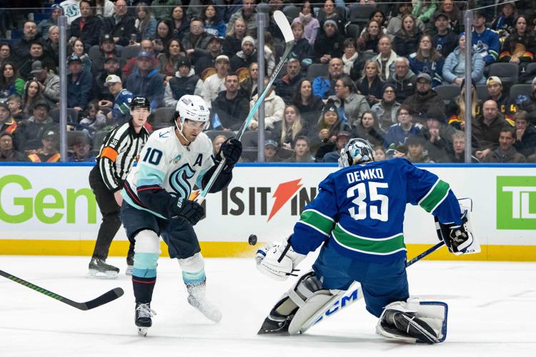 Matty Beniers scores in shootout to give Kraken 4-3 win over Canucks ...