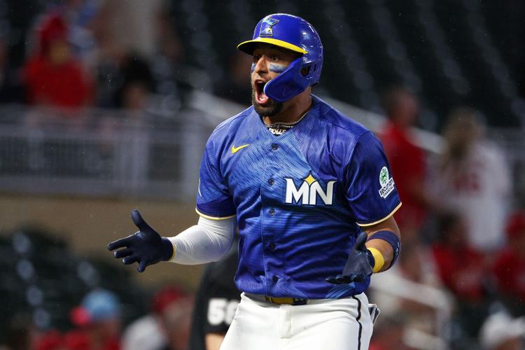 Clemens, Lewis, Lee homer off Stanek in the Twins' 9-8 win over the ...