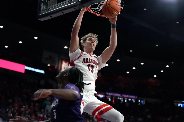 No. 1 Arizona improves to 10-0, cruises past Abilene Christian 96-62 ...