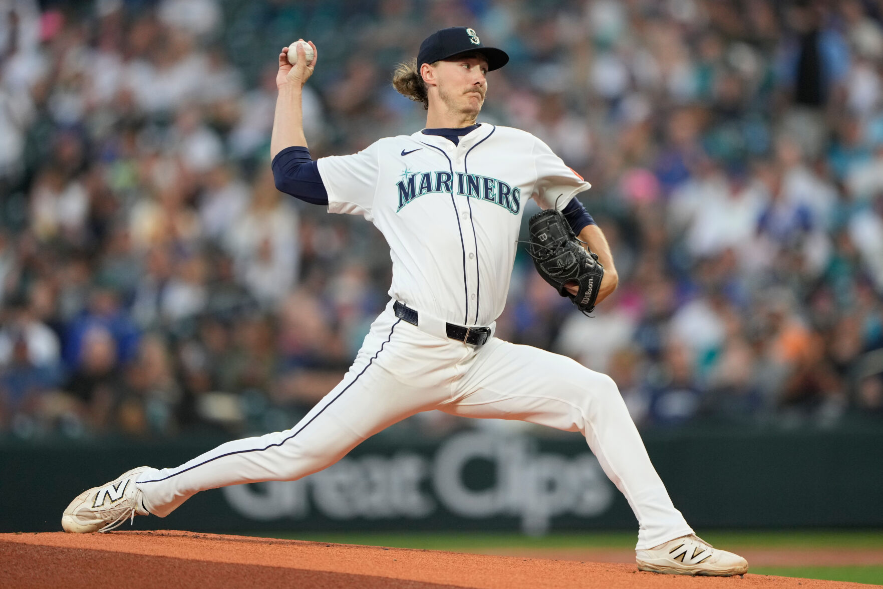 Right-hander Bryce Miller and Mariners agree at $2,452,500 and avoid ...