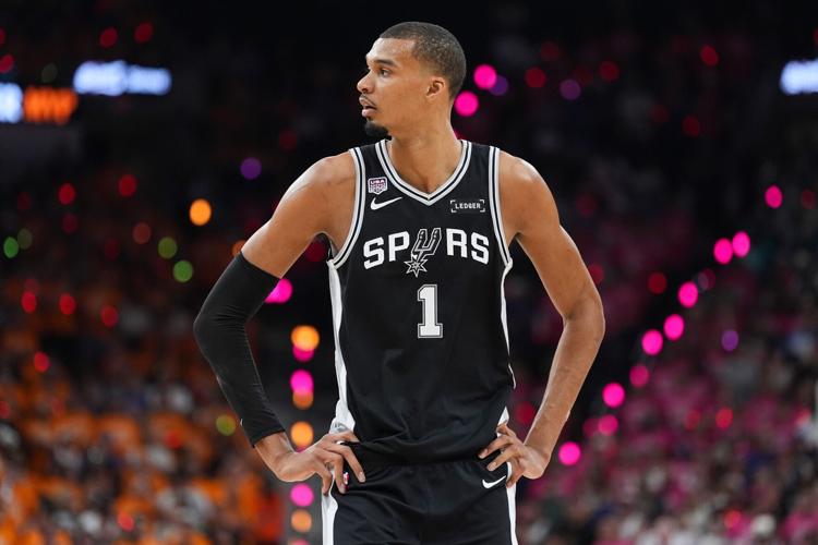 Spurs fans still believe they can overcome 3-1 deficit against Knicks ...