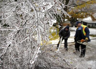 Icy winter storm shuts down North Texas; cold snap moving east | News ...