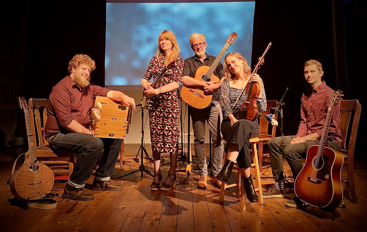 ‘A Celtic Christmas Unplugged’: Seamus Egan Project celebrates in ...