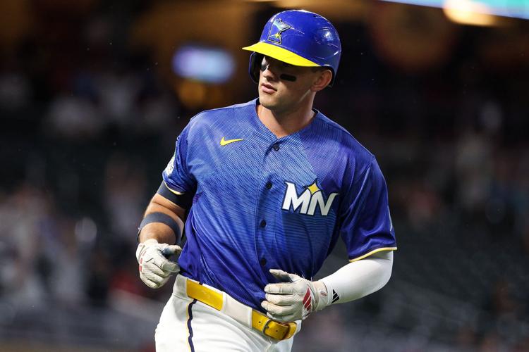 Clemens, Lewis, Lee homer off Stanek in the Twins' 9-8 win over the ...
