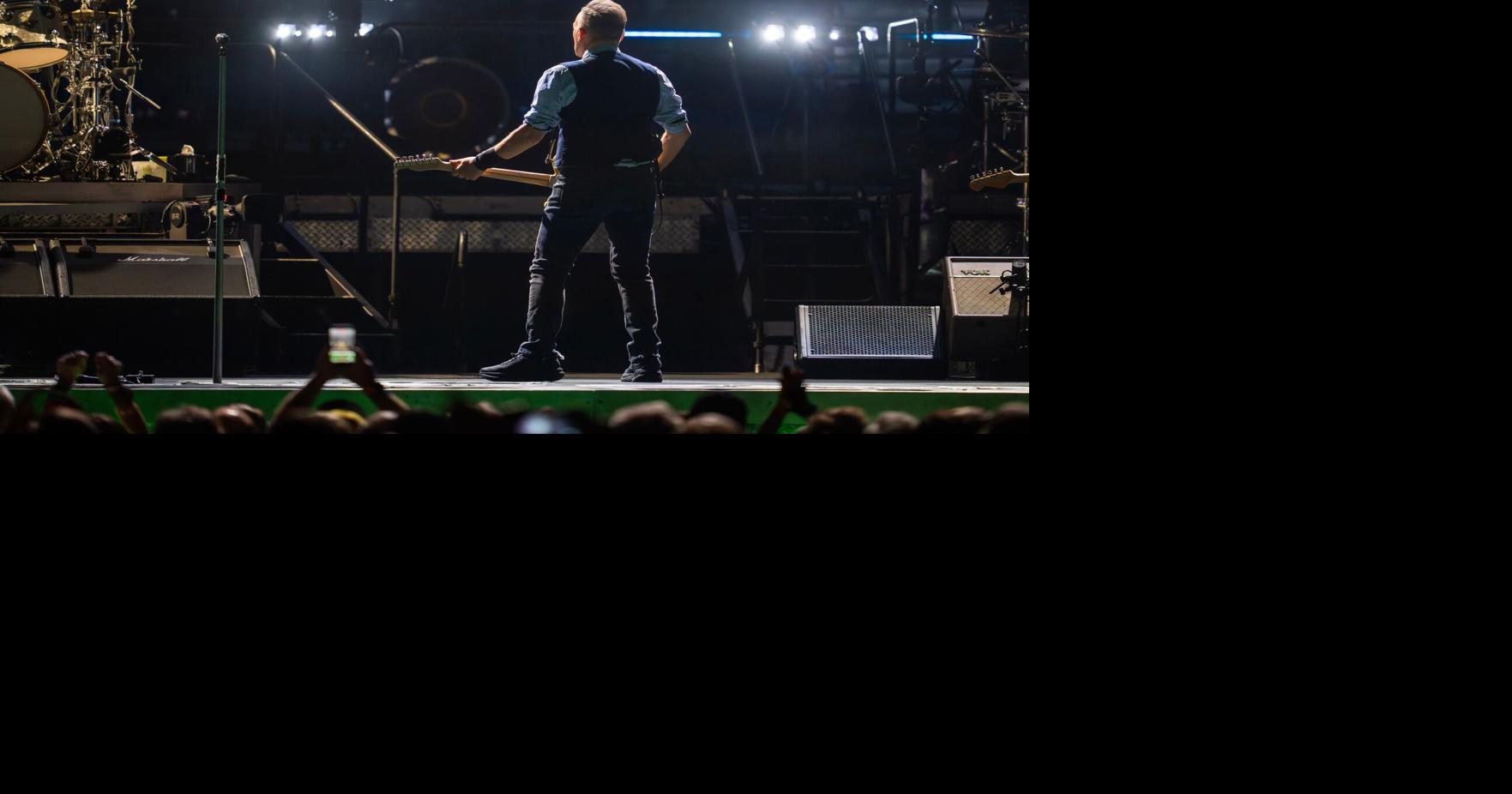 Bruce Springsteen and the E Street Band in Concert - Philadelphia ...