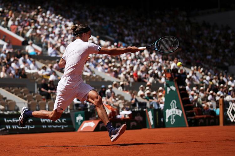 Tearful Kostyuk reaches French Open 2nd round and speaks of missile ...