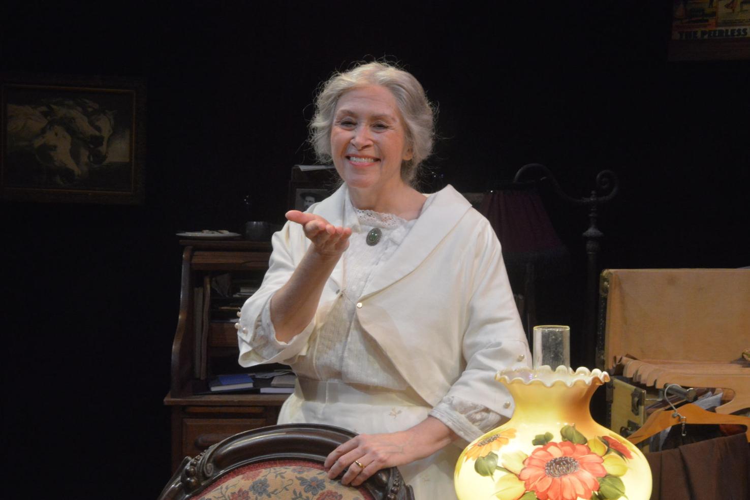 Theater Review: Maura O’Brien relives the unexpected life of Annie ...