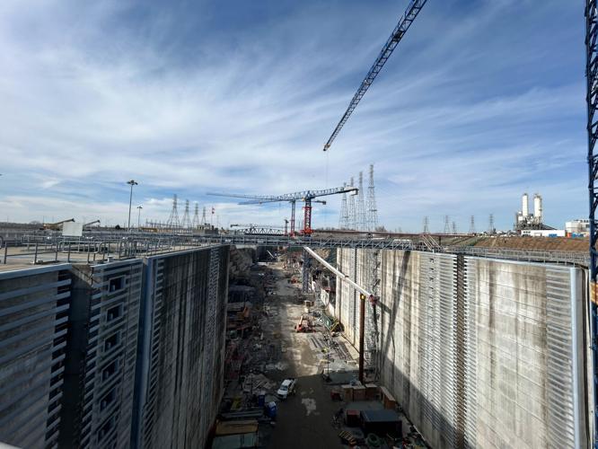 Crews in final stage of building new lock at Kentucky Dam ...