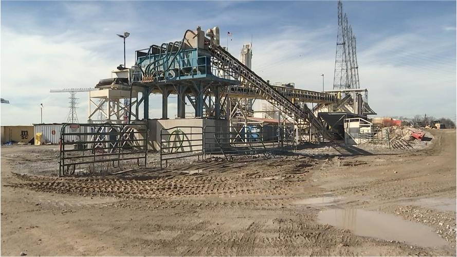 Crews in final stage of building new lock at Kentucky Dam ...