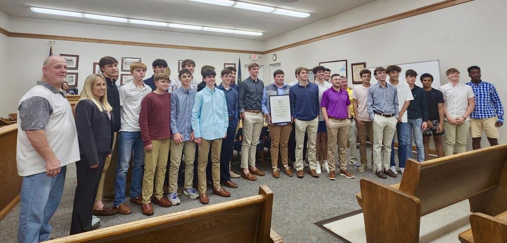 Lyon Co. recognizes basketball team, cheerleaders | News | timesleader.net