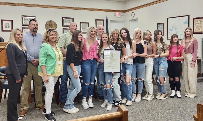 Lyon Co. recognizes basketball team, cheerleaders | News | timesleader.net