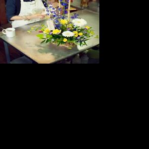 Celebrating summer gardens... Roiann Ridley speaks at Frankfort floral ...