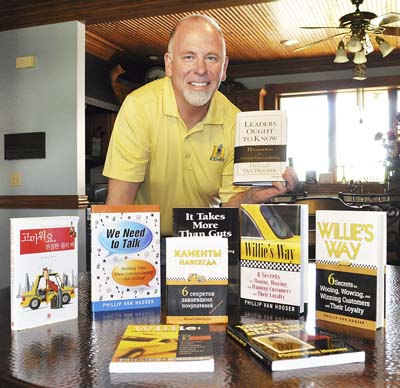 Van Hooser celebrates 25th anniversary with new book | News ...