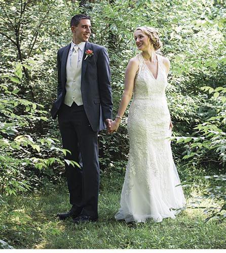 Earnest-Reitmann exchange vows in Ohio | Lifestyle | timesleader.net