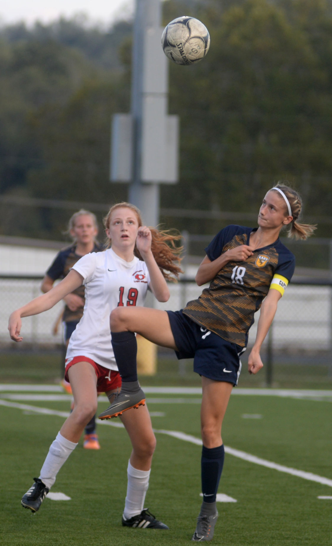 Bees split with Bridgeport in boys' and girls' doubleheader | Sports ...