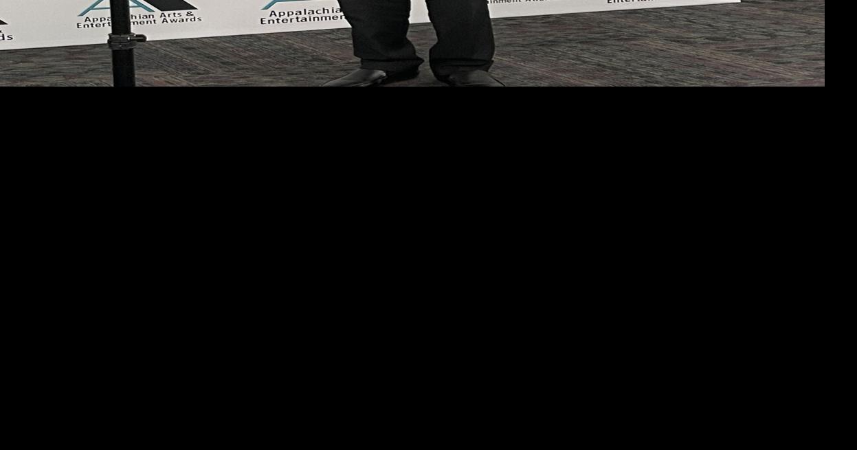 Landau Eugene Murphy Jr. wins Top Male Vocalist at 2023 Appys ...