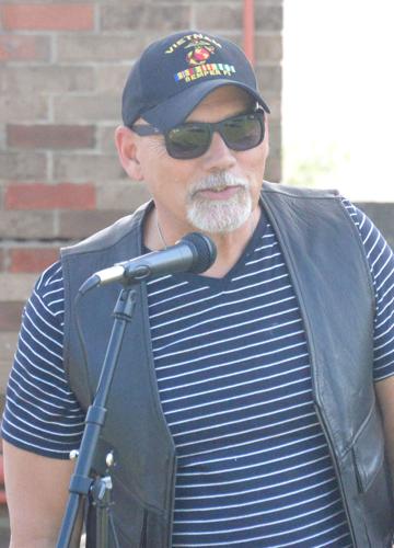 Local community members honor fallen soldiers on Memorial Day: PHOTOS ...