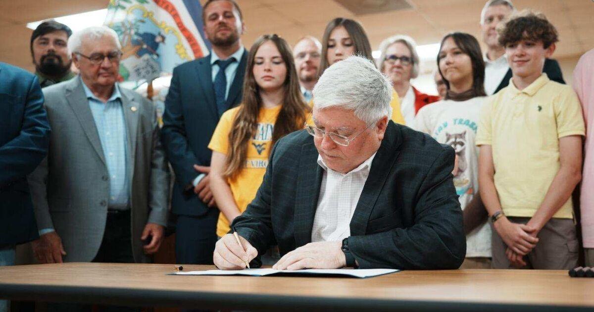 Morrisey signs bill creating ‘Troops to Teachers’ program for veterans ...