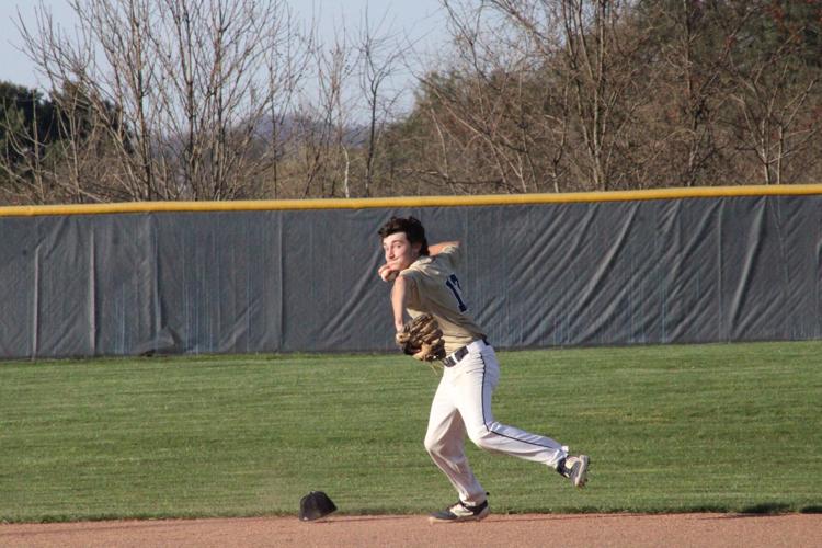 Tingler, Raddish star in Bees win over Colts | High School Sports ...