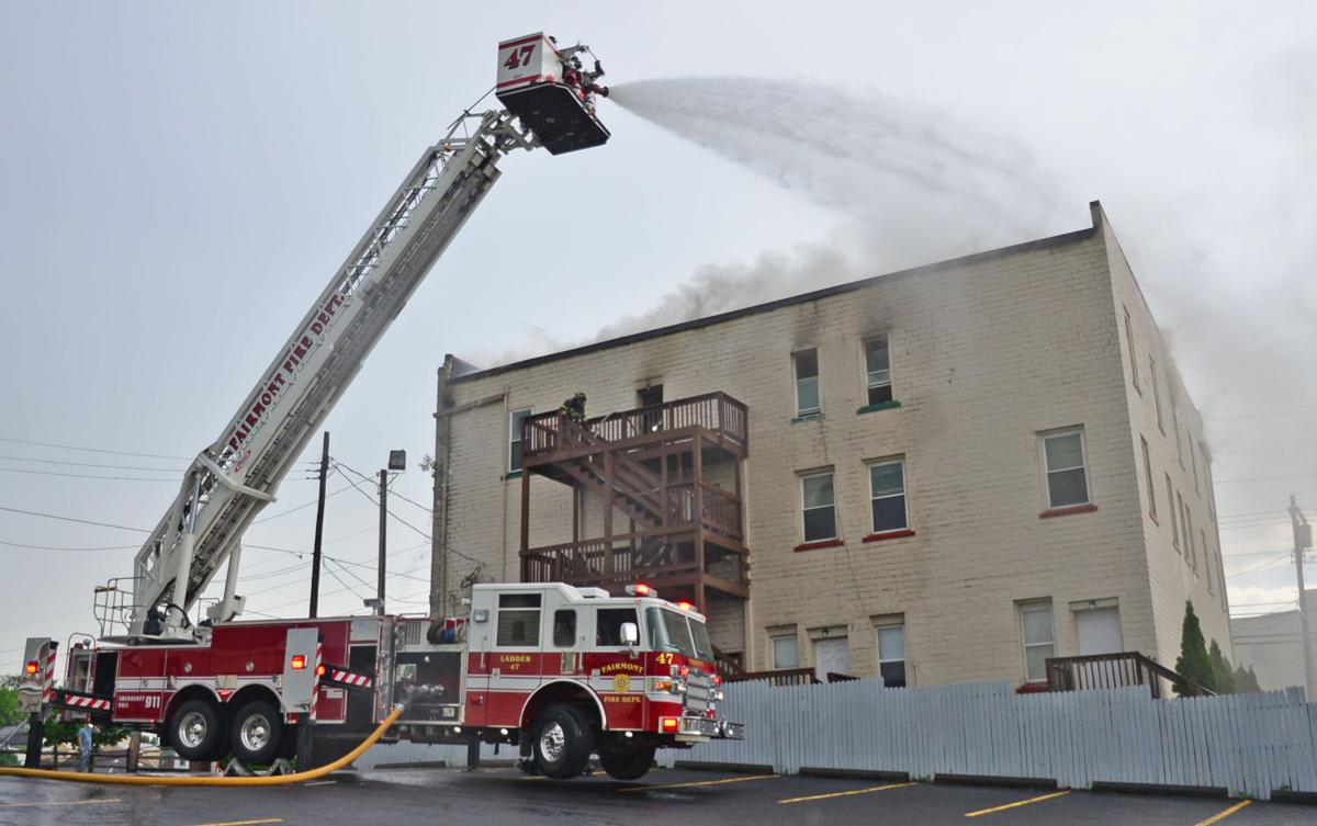 Residents escape fire at East Fairmont building: VIDEO AND PHOTOS ...