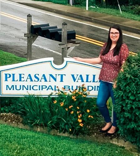 Haddix defeats longtime mayor Metcalfe, prompting two Pleasant Valley ...