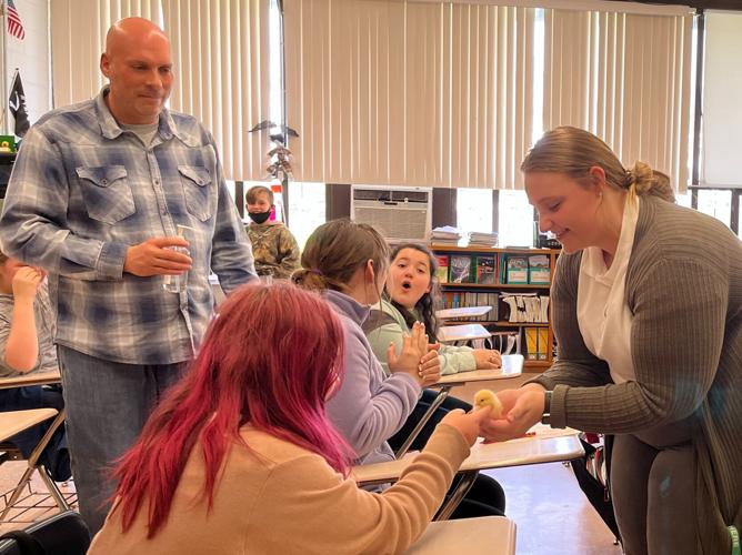 Monongah Middle 5th graders raise chicks, learn about the life cycle ...