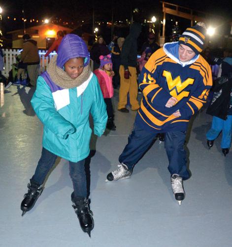 WVU hockey team members visit: PHOTOS | News | timeswv.com