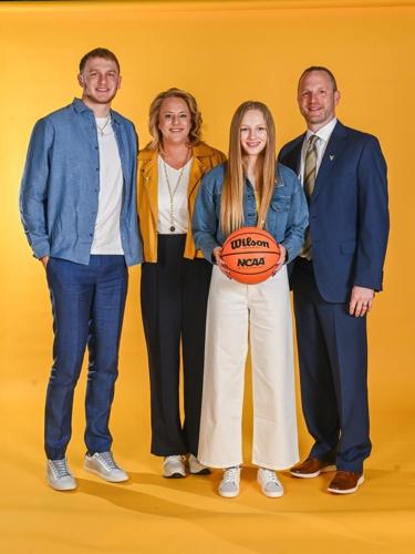 COLUMN: DeVries has strong reputation as a family man | WVU ...