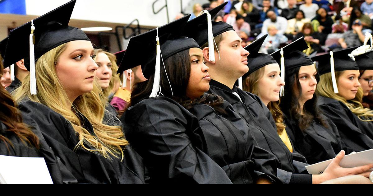 FSU hosts Winter Commencement for graduating students: PHOTOS | News ...