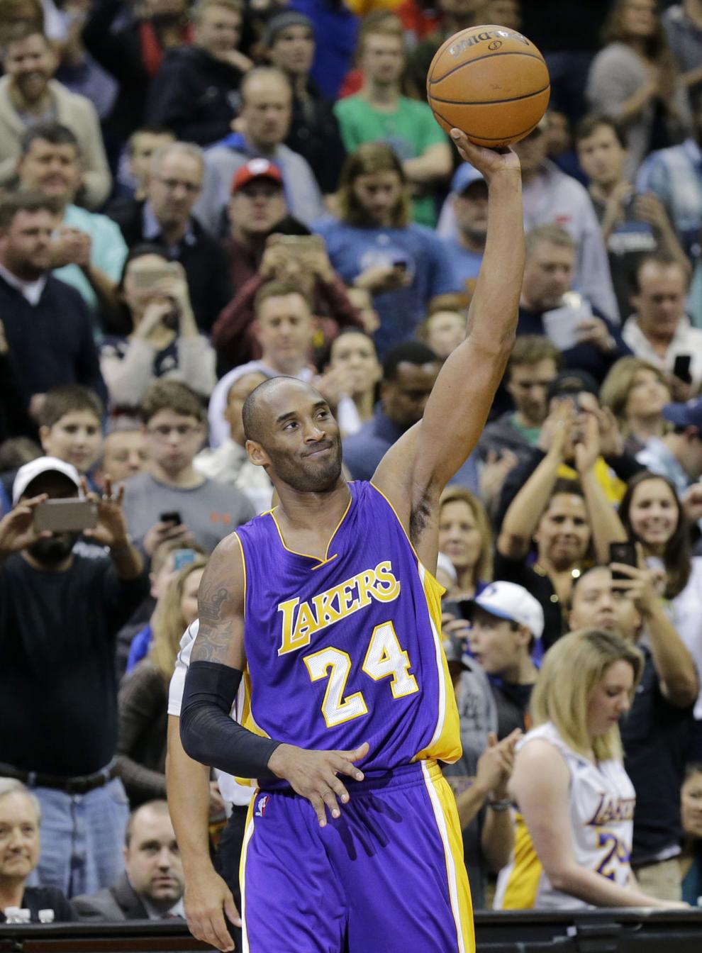 Kobe passes Jordan on all-time scoring list | Sports | timeswv.com