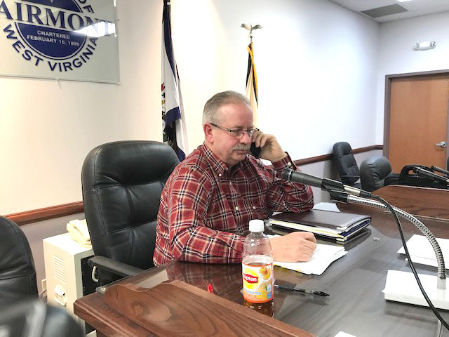 In historic move, council votes to hire first female city manager ...