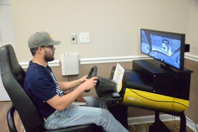 Driving simulator helps in war against distracted driving | News ...