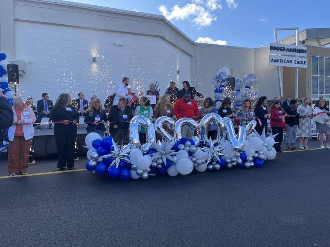 Boscov's officially opens department store at Bridgeport's Meadowbrook ...