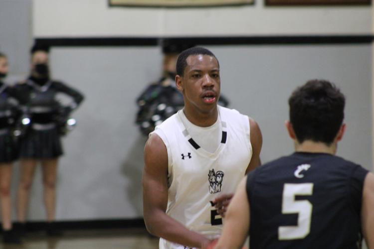 Huskies make it five straight with win over Lincoln | High School ...