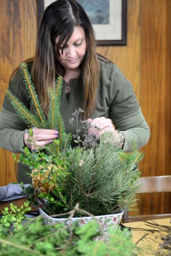 Deck the halls: Master Gardeners demonstrate holiday greens decor ...