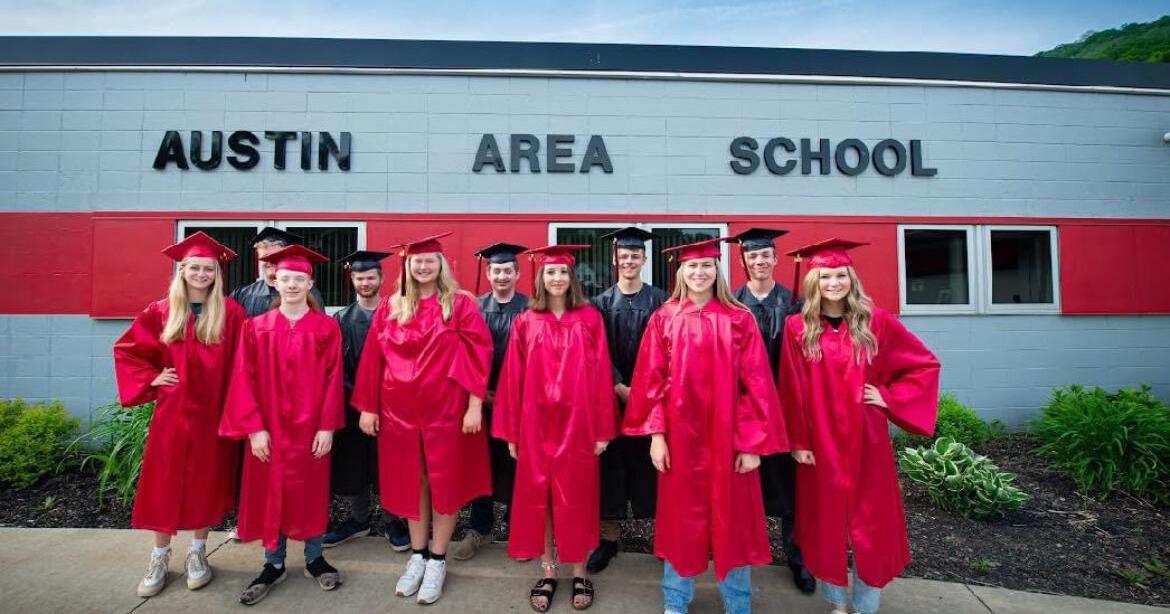 Austin School gives scholarships, awards | Community | tiogapublishing.com