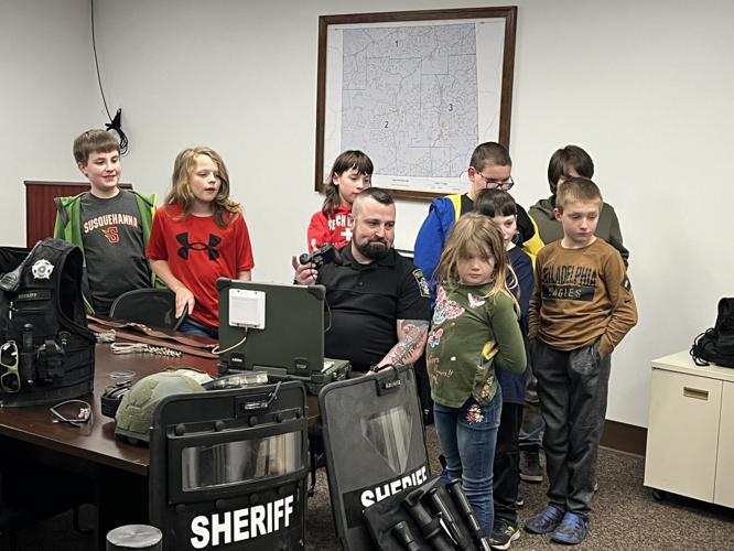 Scouts visit Sheriff's Office | Community | tiogapublishing.com