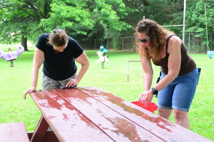 Messy Church cleans up; relaxed service offers cozy worship | Local ...