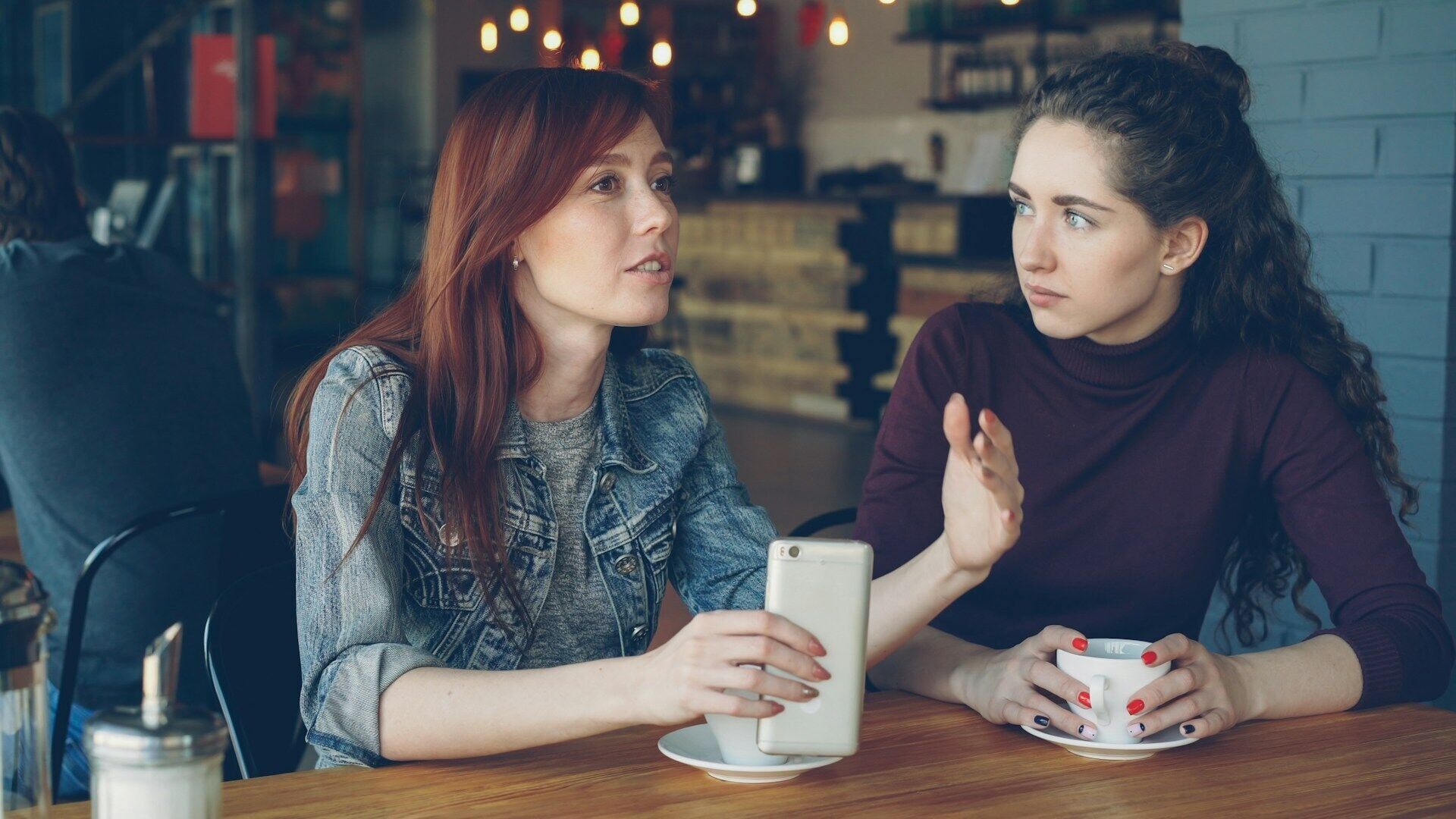 Women twice as likely to connect with other women over this | News ...
